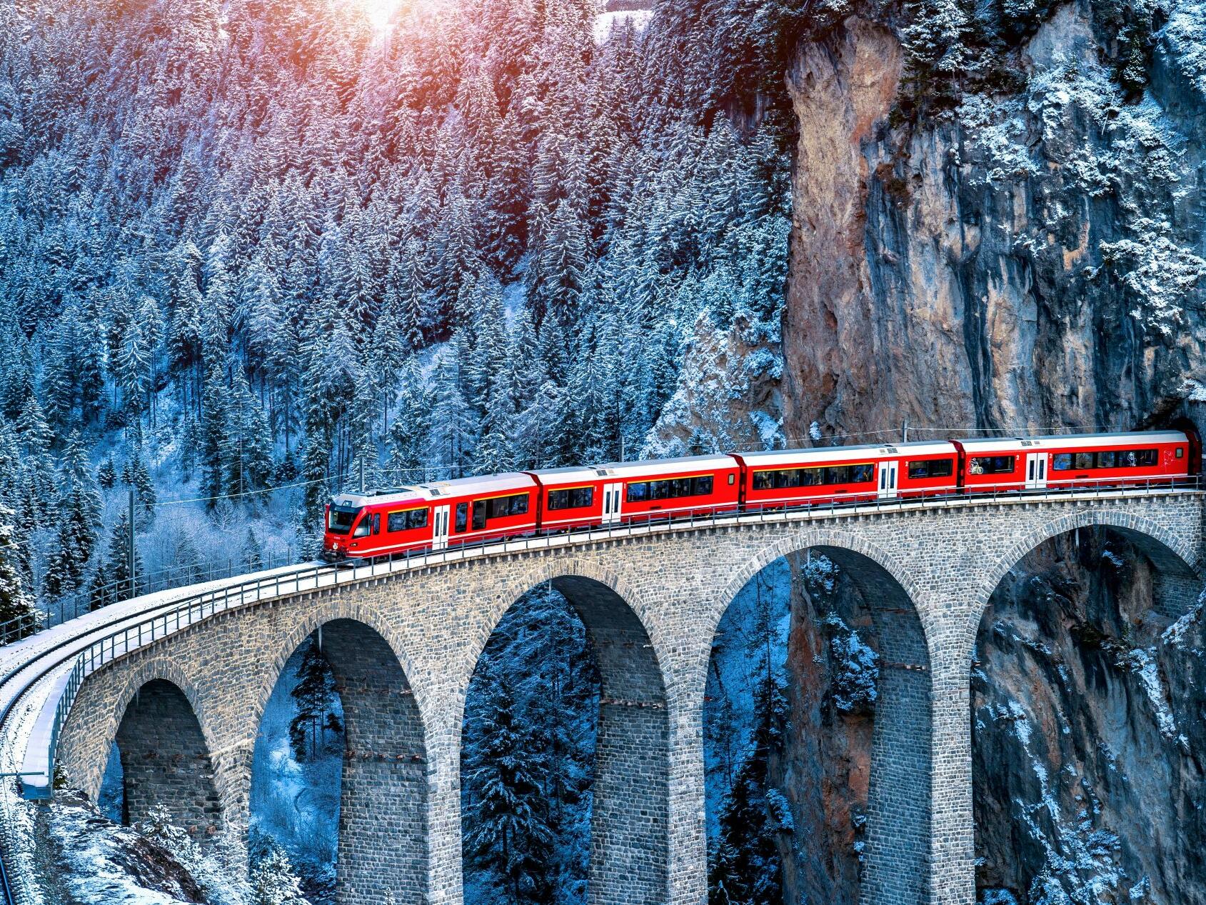 Five-day Glacier Express and Switzerland tour