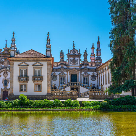 Eight-day Douro Valley tour with wine tastings